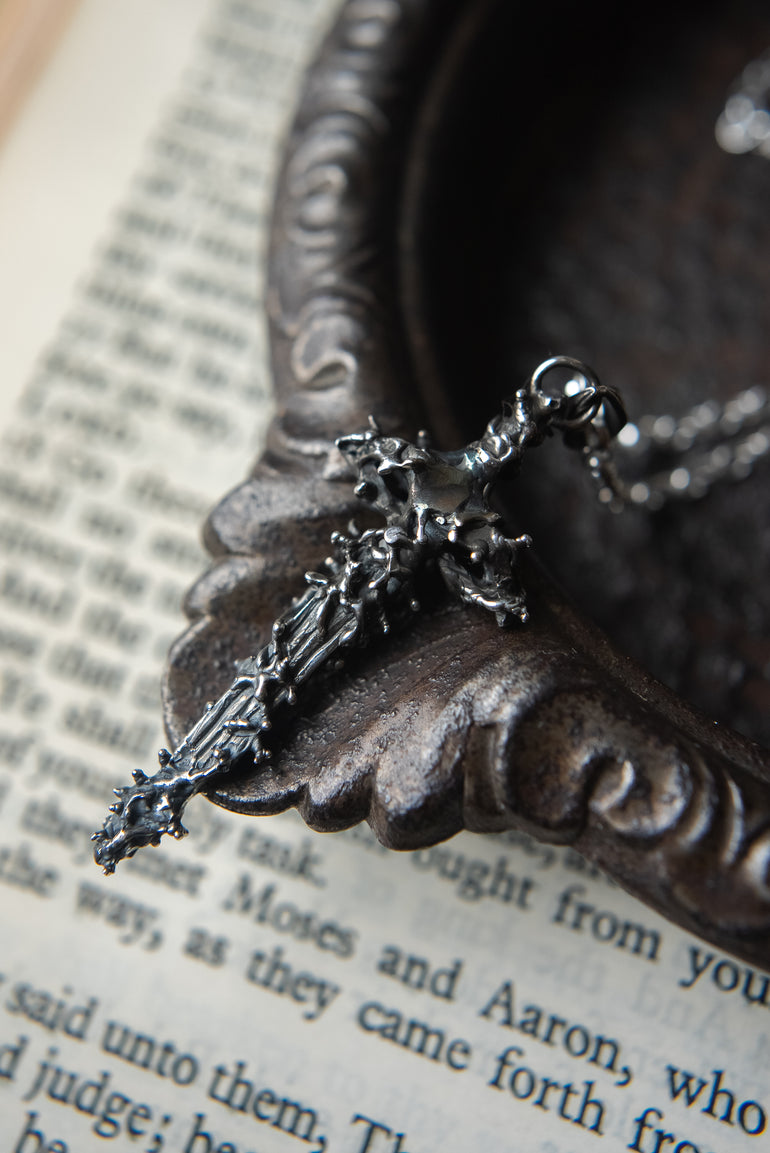 Handmade Dark Fantasy Jewellery, Pendants, Rings & Earrings – aestas